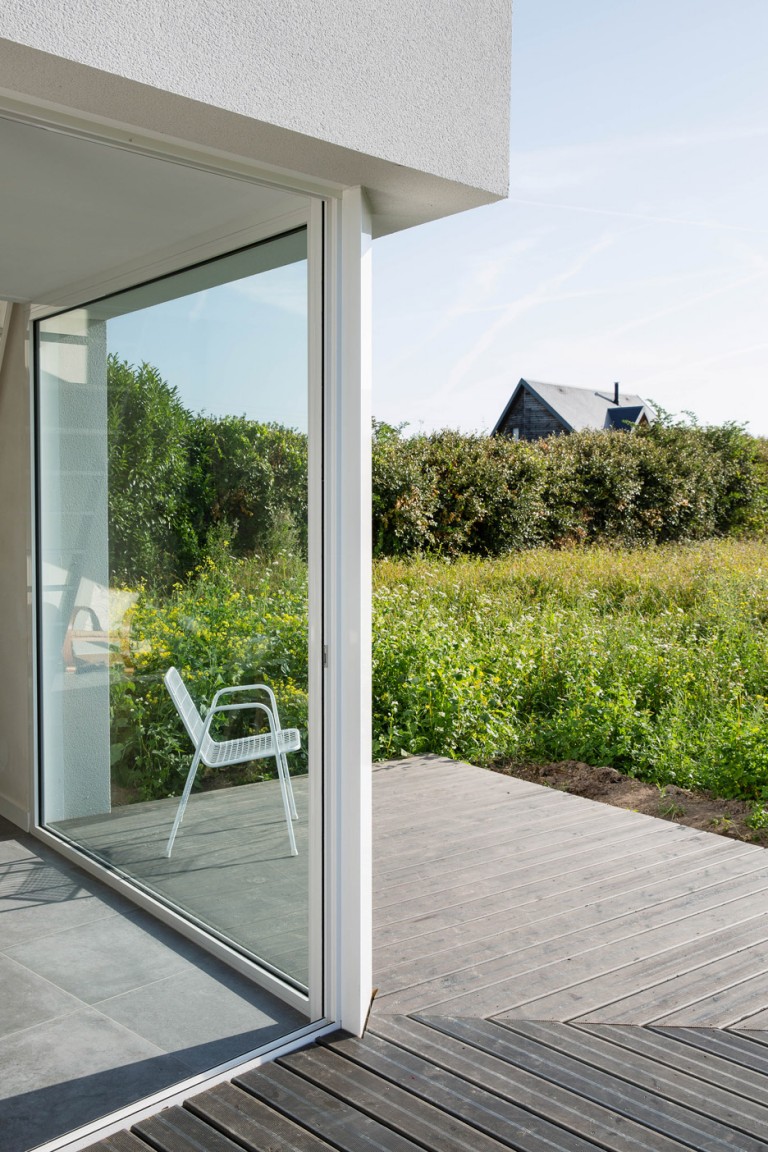 Bedroom Dreams: Square windows puncture Alireza Razavi's monolithic ...