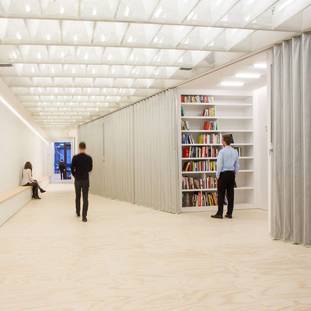Collective–LOK manipulates narrow area into space for Van Alen Institute