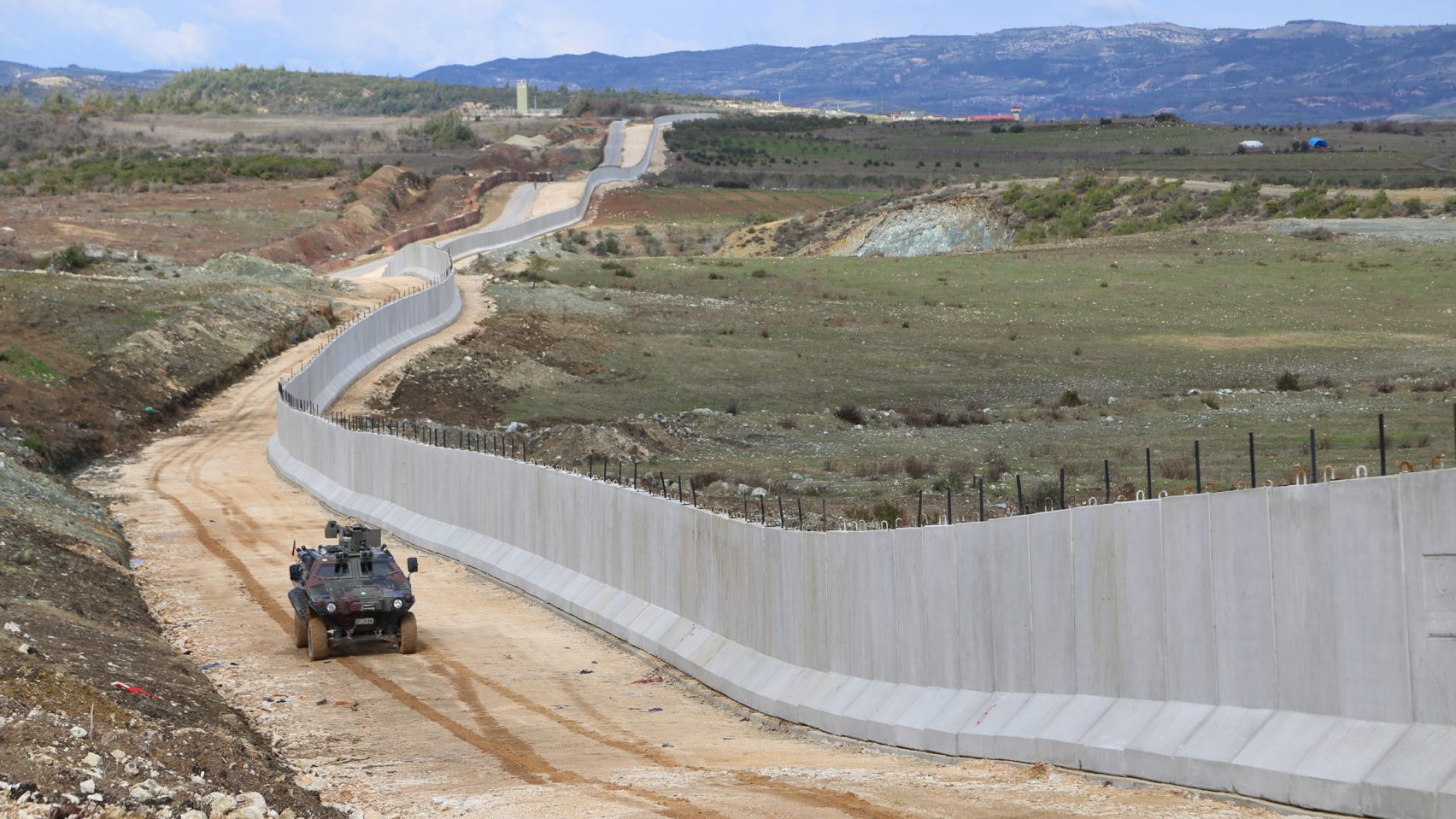 Migrant influx just the beginning, says Turkish interior minister : r ...