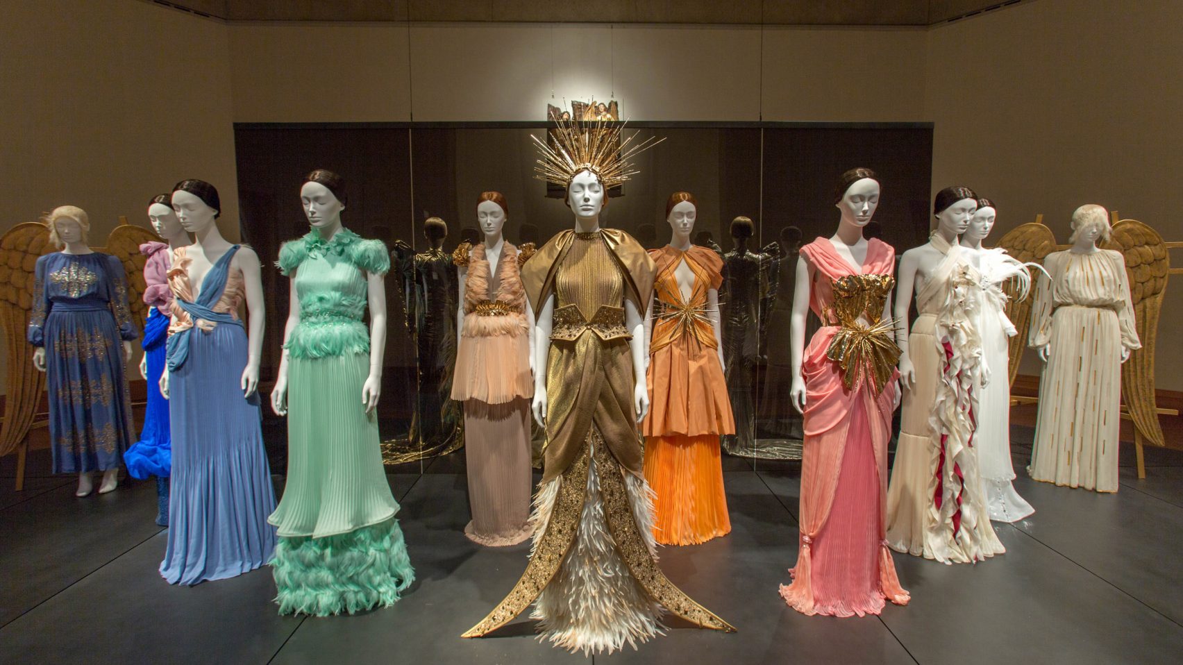 The Mets Heavenly Bodies Exhibition Praises Fashion And Catholicism 7499