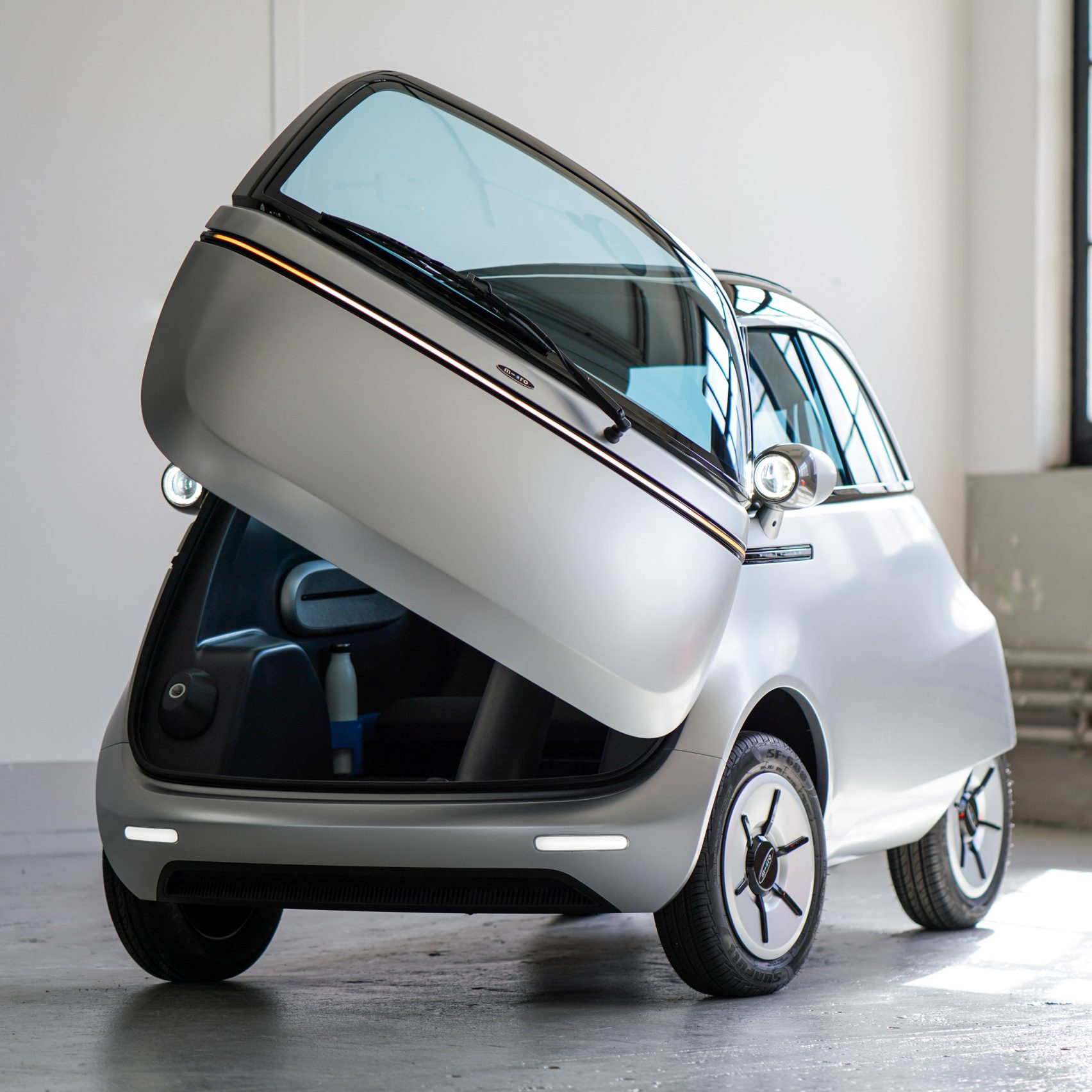 Micro unveils electric bubble car and three-wheeled e-scooter – Teslas Only