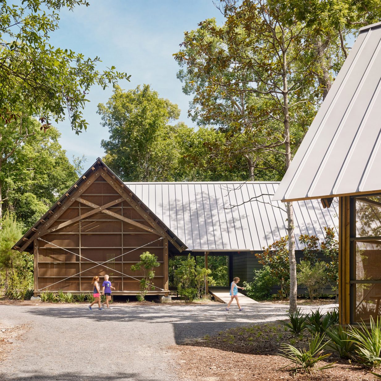 desymbol: Pine pavilions form Marine Education Center in Mississippi by ...
