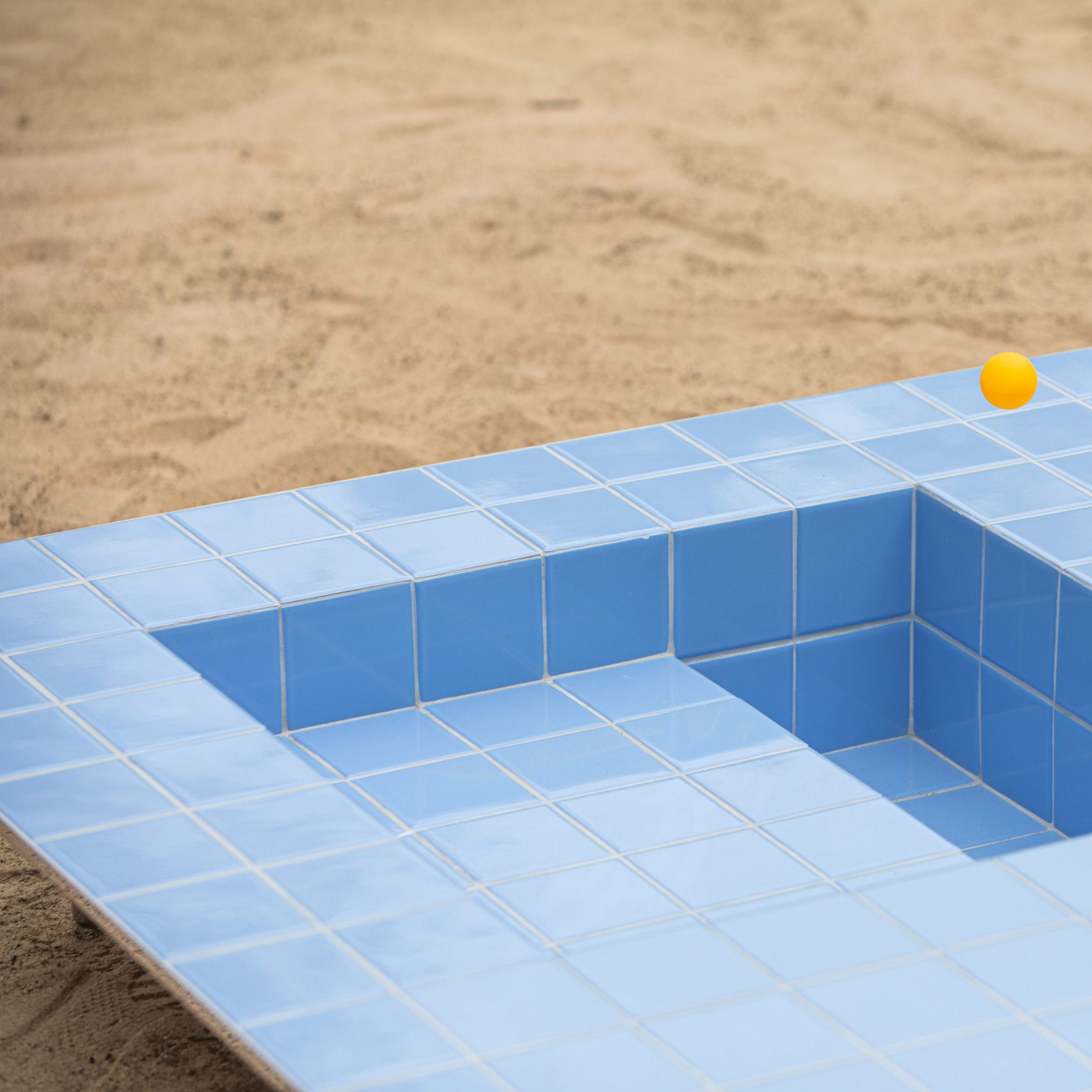 decmyk: Piscinas tables and benches look like mini swimming pools