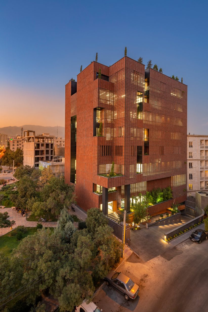 decmyk: Hooba Design Group clads Tehran office building in brick panels ...
