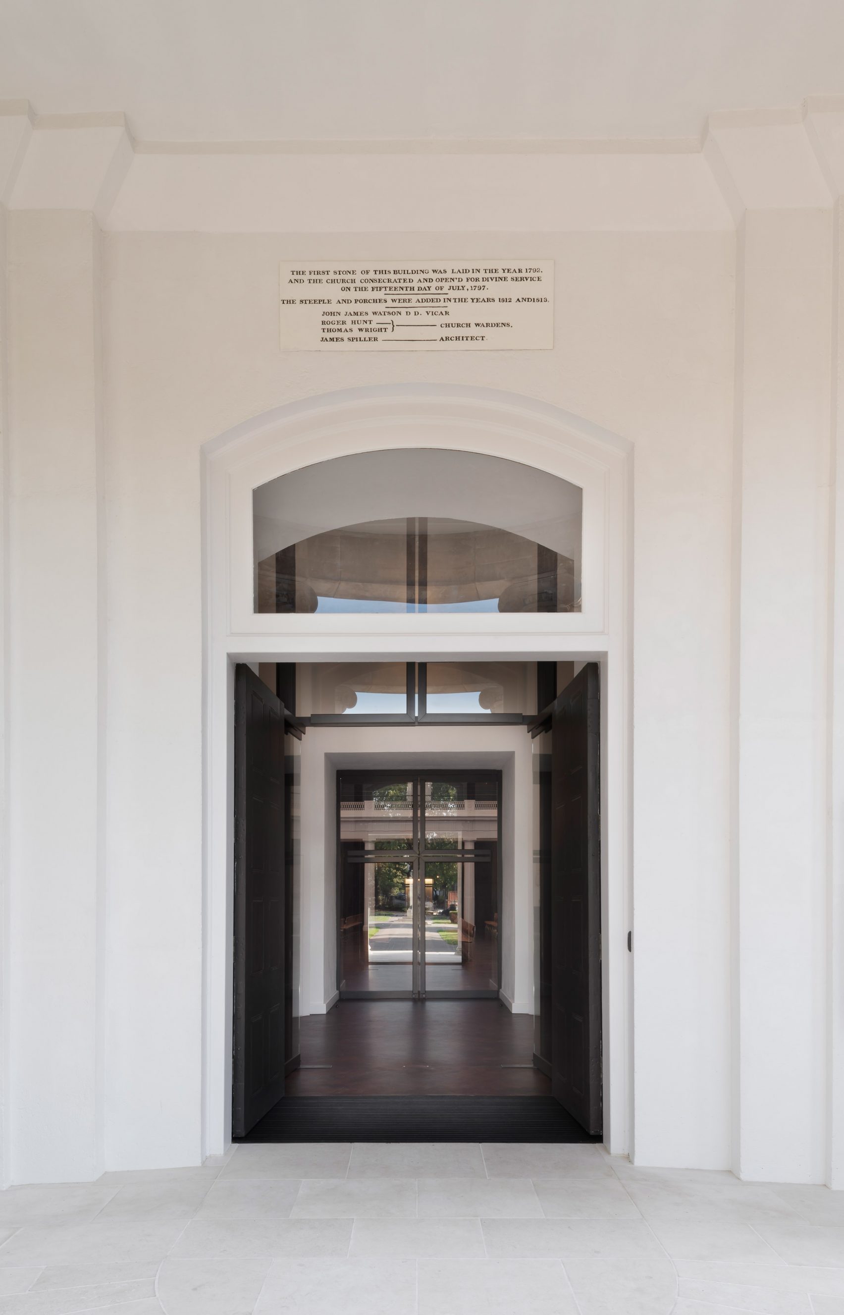 decmyk: John Pawson strips back 18th-century church in London to ...