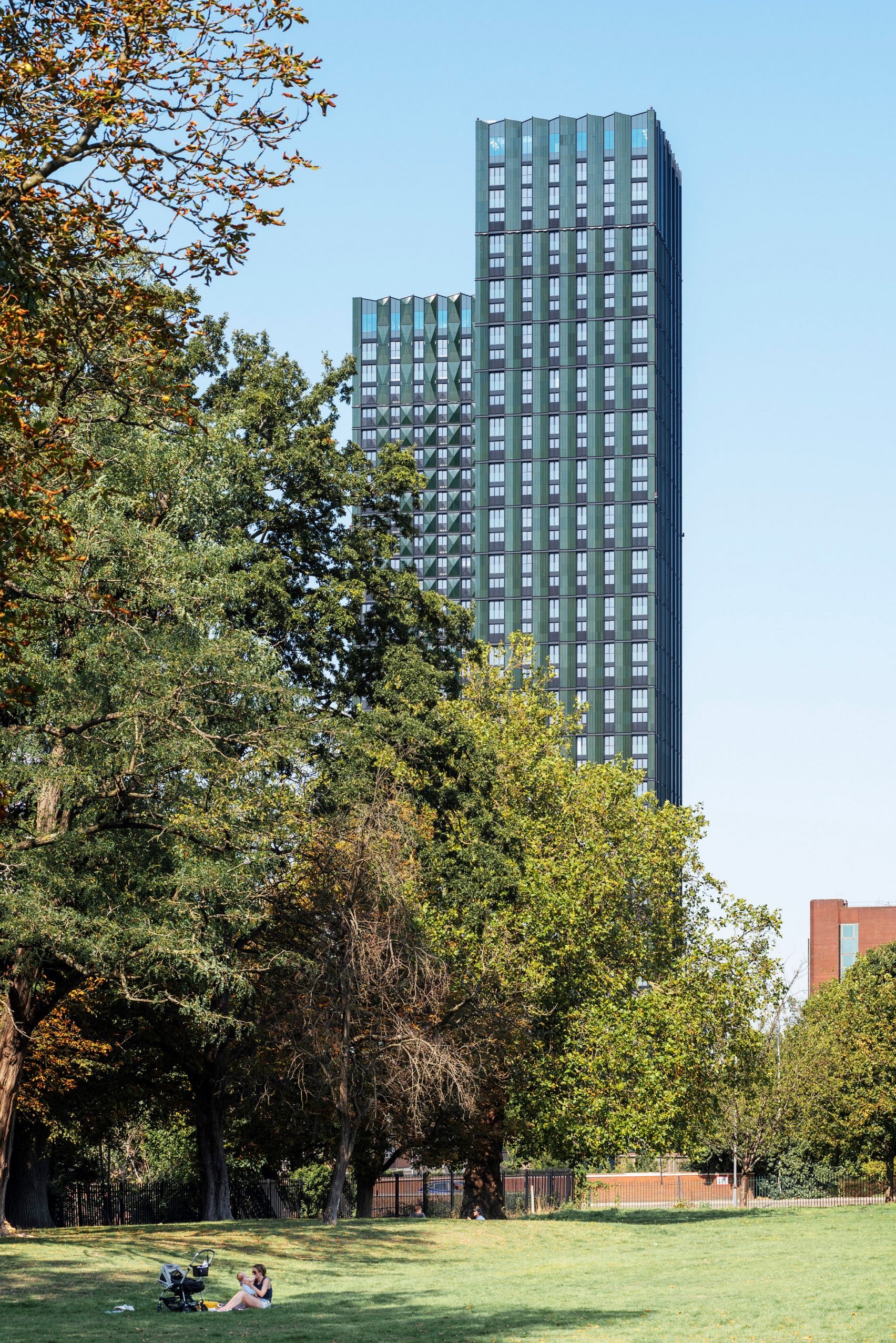 decmyk: HTA Design builds "world's tallest modular housing scheme" in ...
