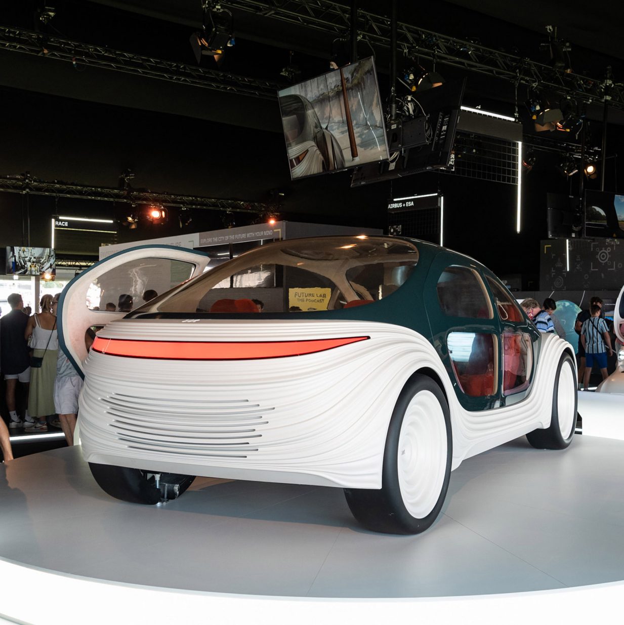 decmyk: Heatherwick Studio unveils Airo prototype at Goodwood Festival ...