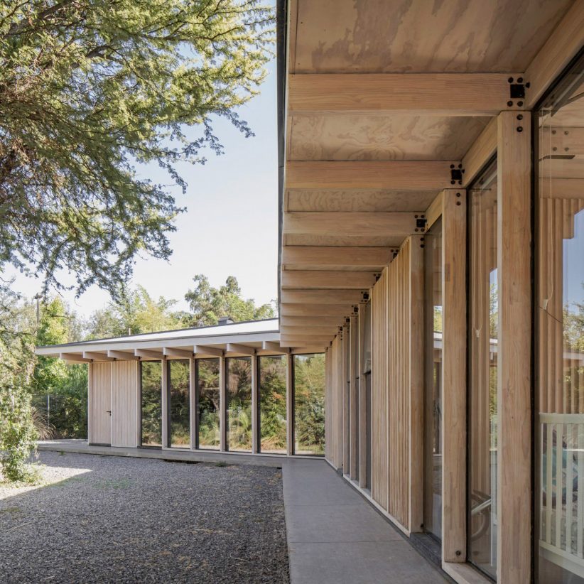 Pezo von Ellrichshausen reveals top-heavy house by a lagoon