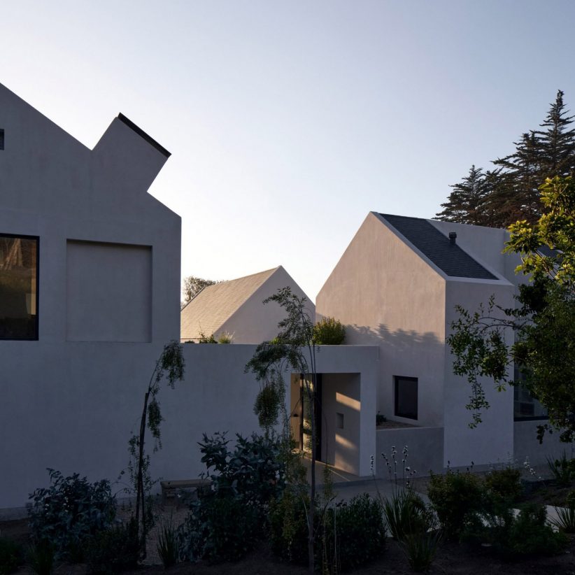 Pezo von Ellrichshausen reveals top-heavy house by a lagoon