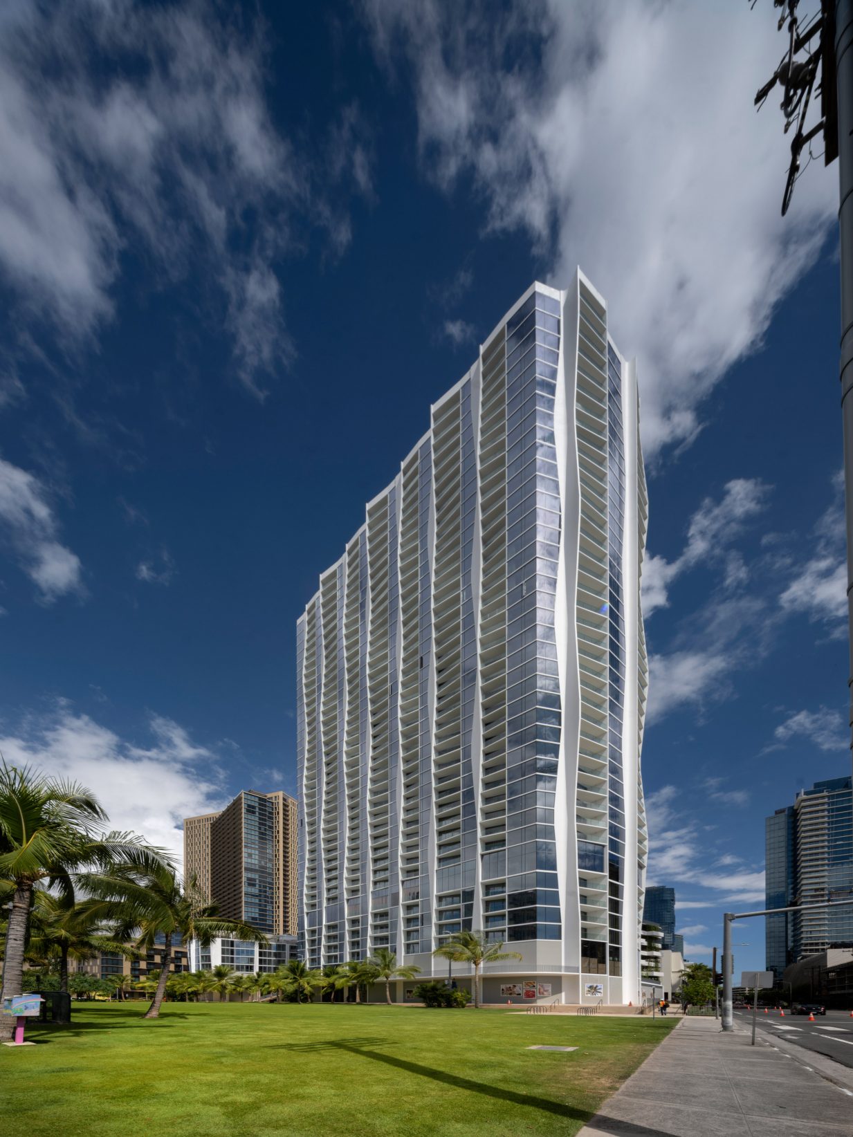 Studio Gang completes Hawaii skyscraper with sugar cane-informed facade ...