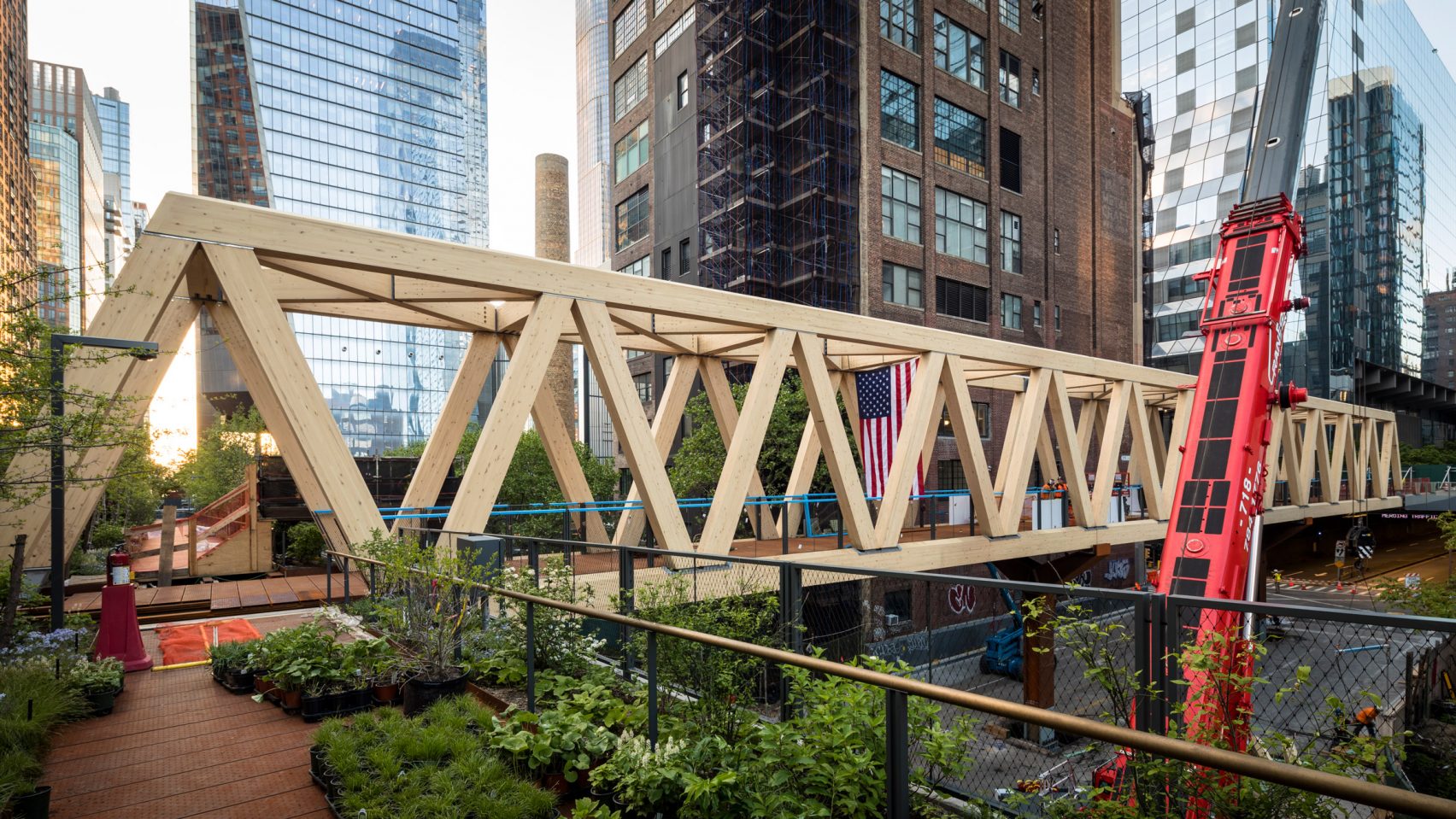 Som Connects Block Long Glulam Bridge To The High Line