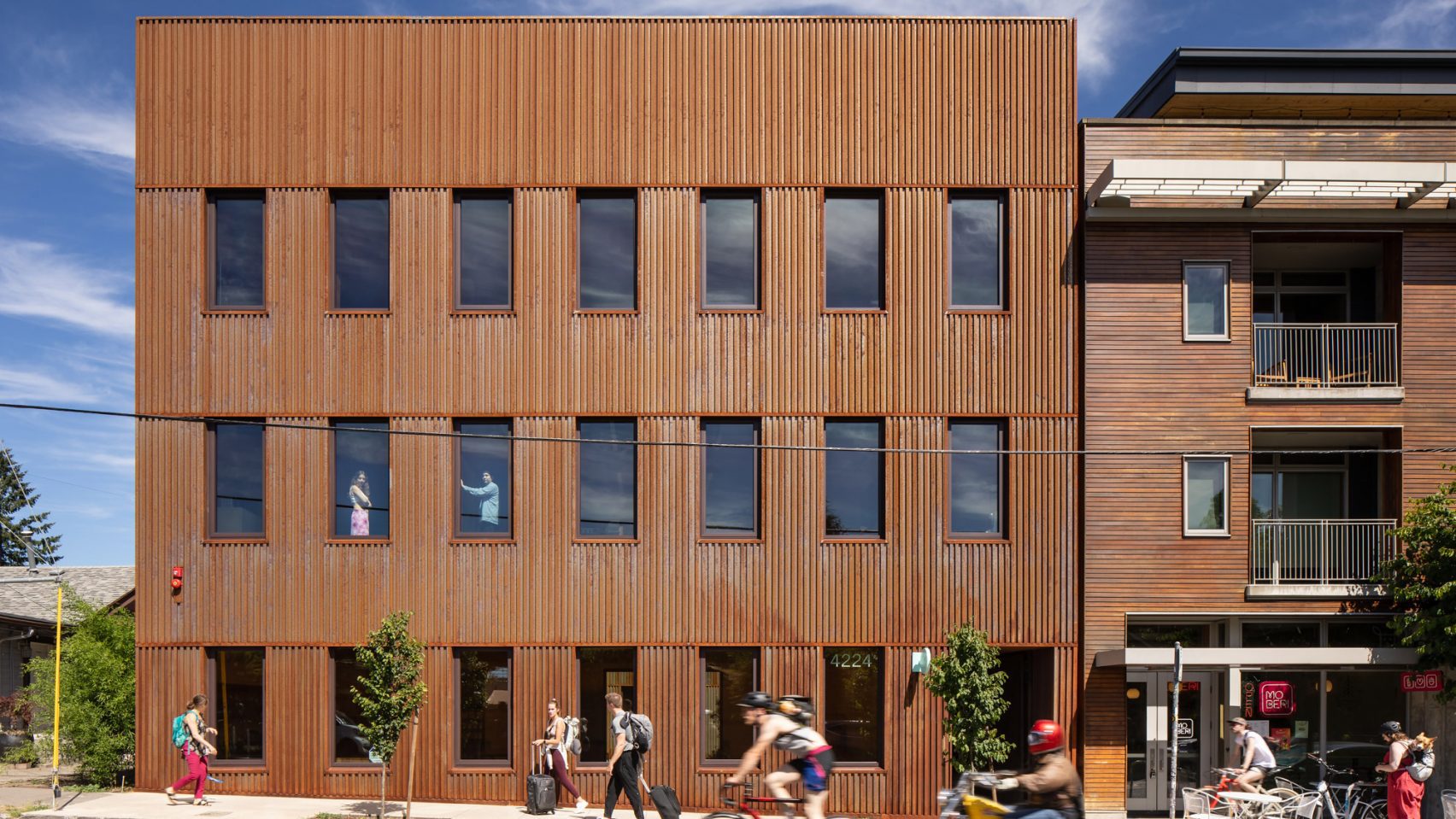 Waechter Architecture completes "all-wood" building in Portland