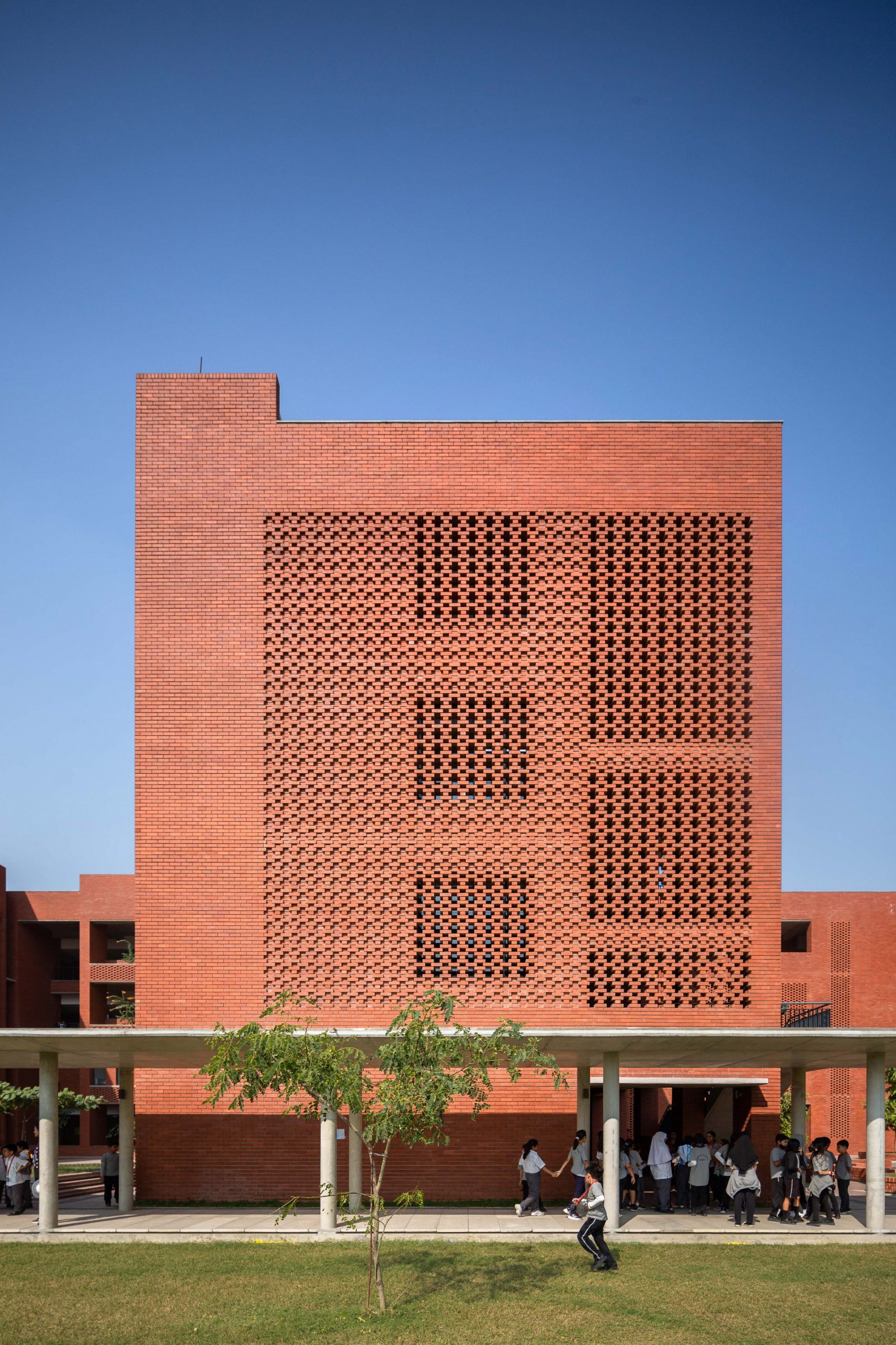 Aga Khan Academy Dhaka Wraps Around Courtyards In Bangladesh 1792