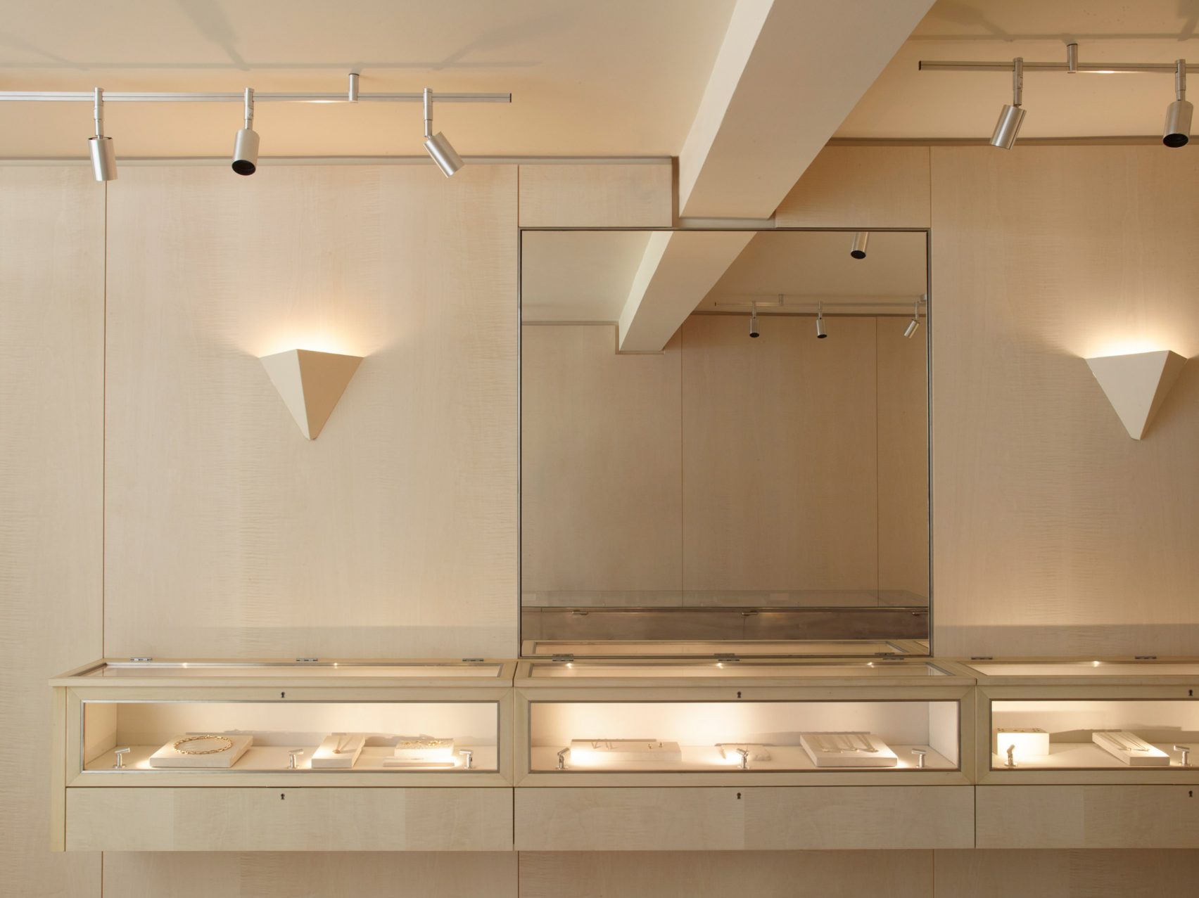 "Subtle luxury" defines Rachel Boston jewellery store - Zarkon Group ...