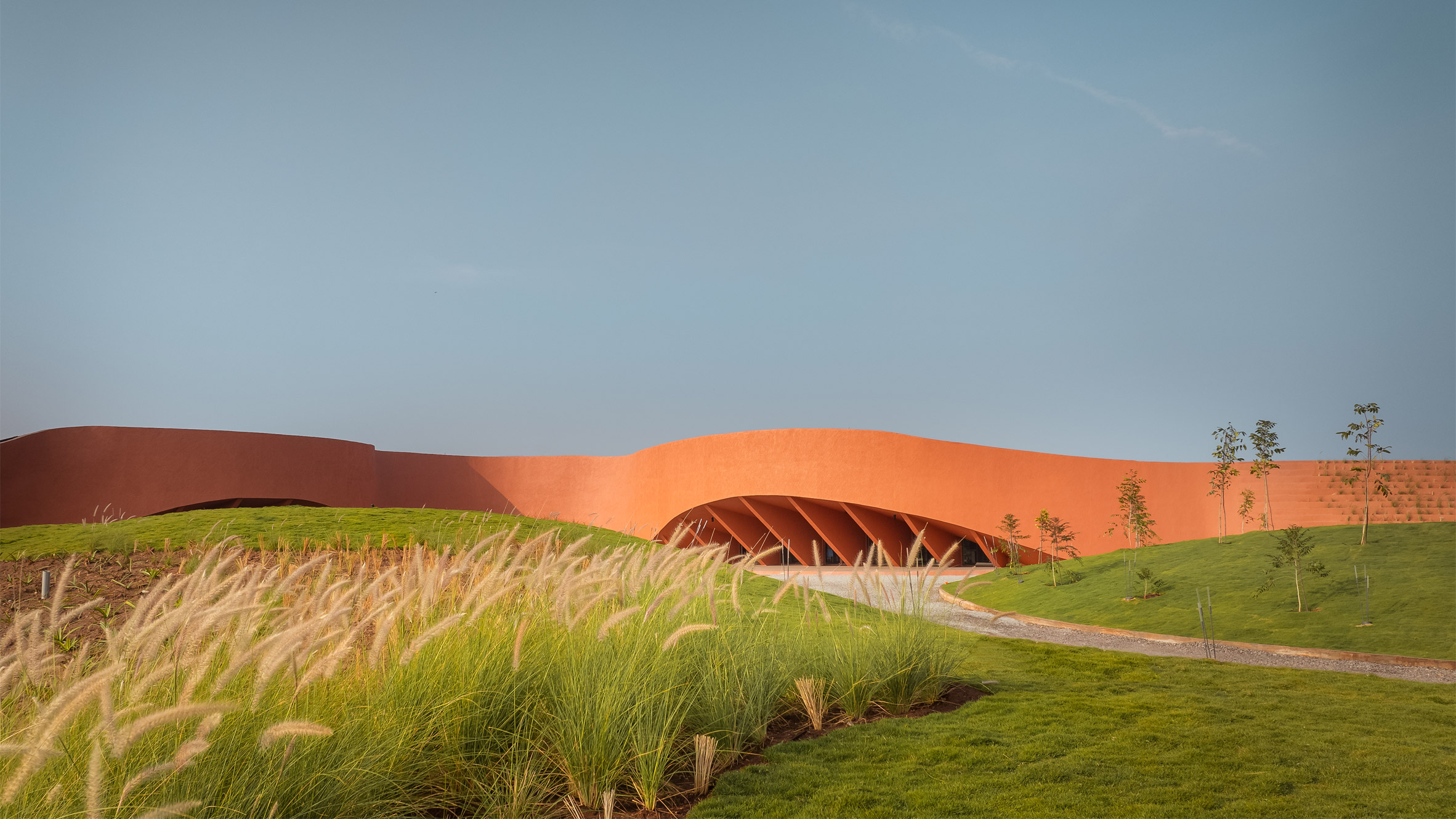 Sameep Padora And Associates Creates Flowing Form For Indian Arts Space