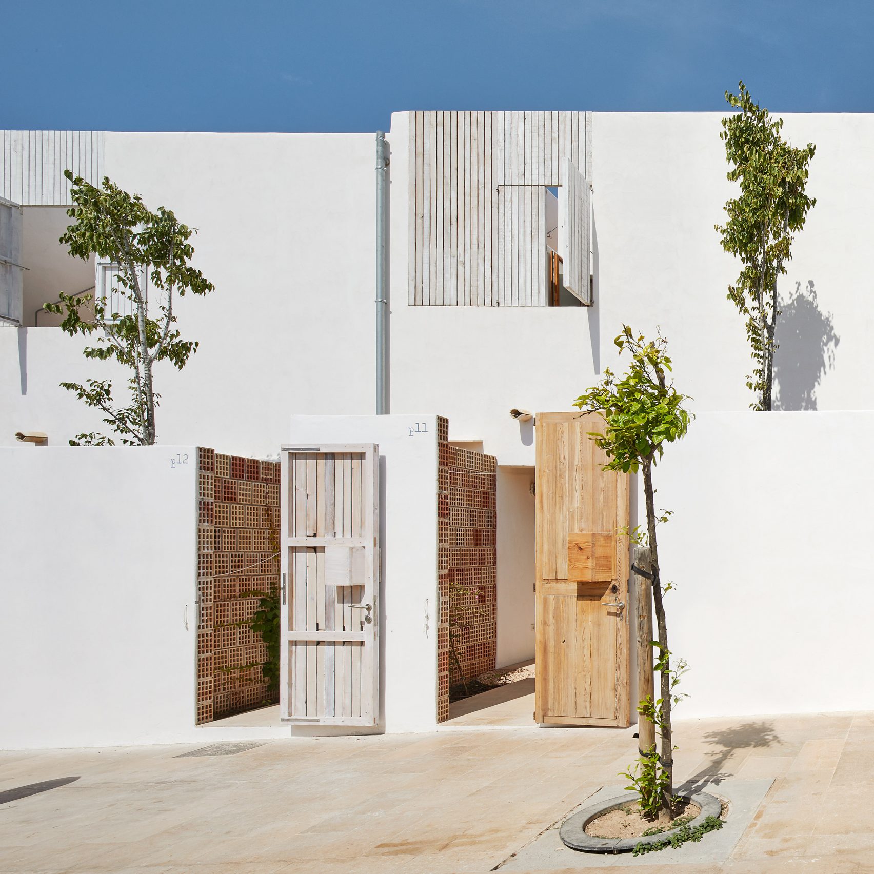 Tecla house 3D-printed from locally sourced clay