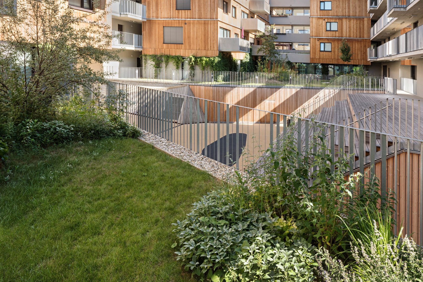 Seestadt Aspern Housing by Berger + Parkkinen brought Red Vienna into ...