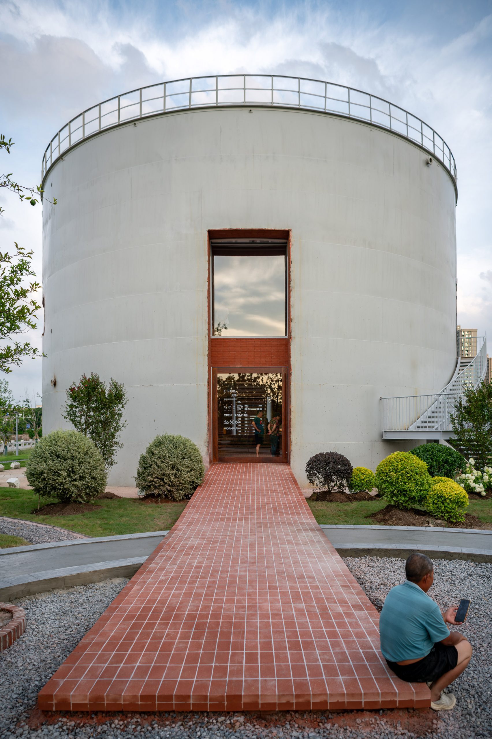AIM Architecture transforms oil silos in China into Cotton Park