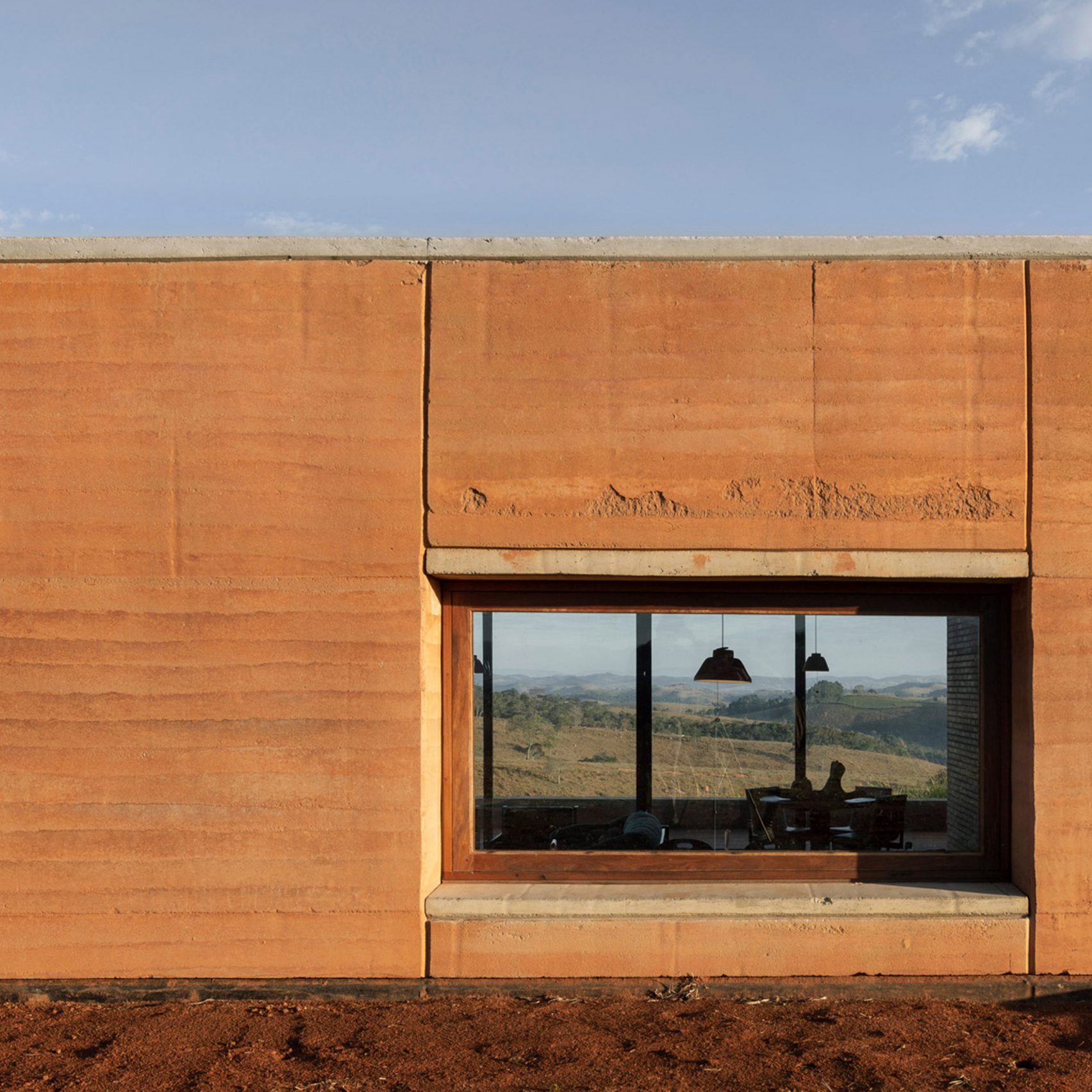 Tecla house 3D-printed from locally sourced clay