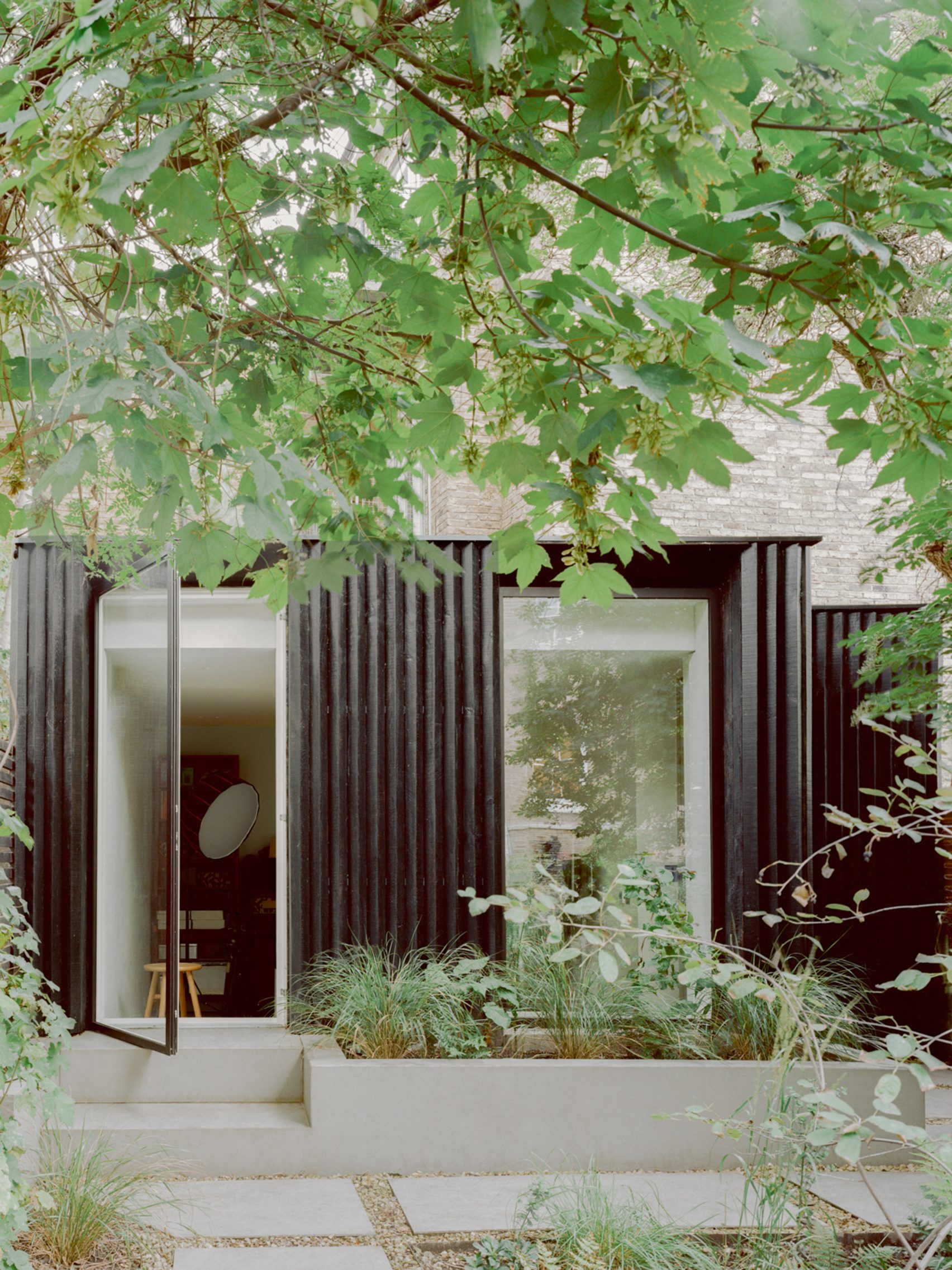 Studio Hallett Ike transforms BR House with series of "subtle adjustments"