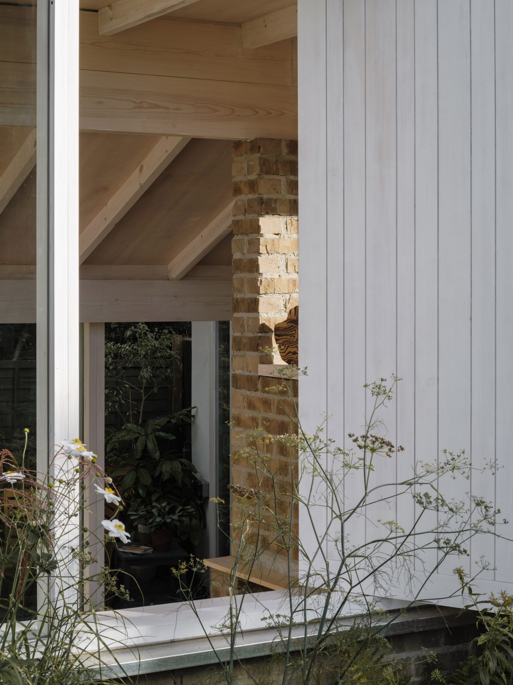 Aomd Reorganises Hop Cottage In Kent With Timber Framed Extension