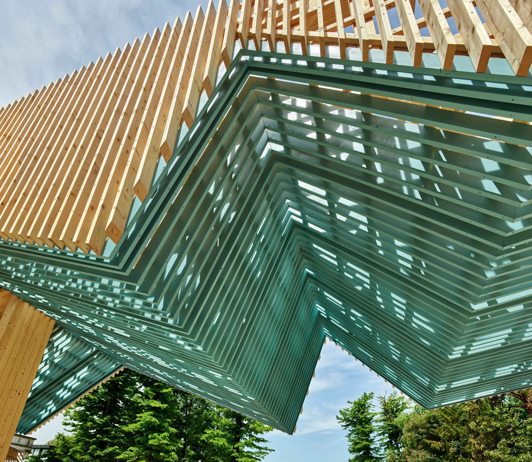 Mass timber forms "contemporary porch" at US Pavilion in Venice