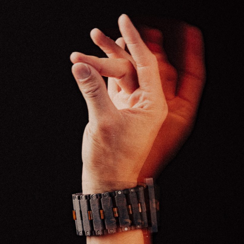 Meta envisions replacing keyboard and mouse with smart wristband ...