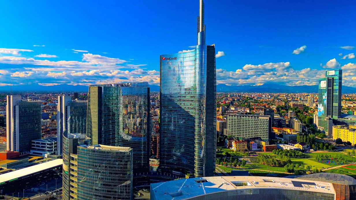 Prosecutors seek arrests into Milan skyscraper boom