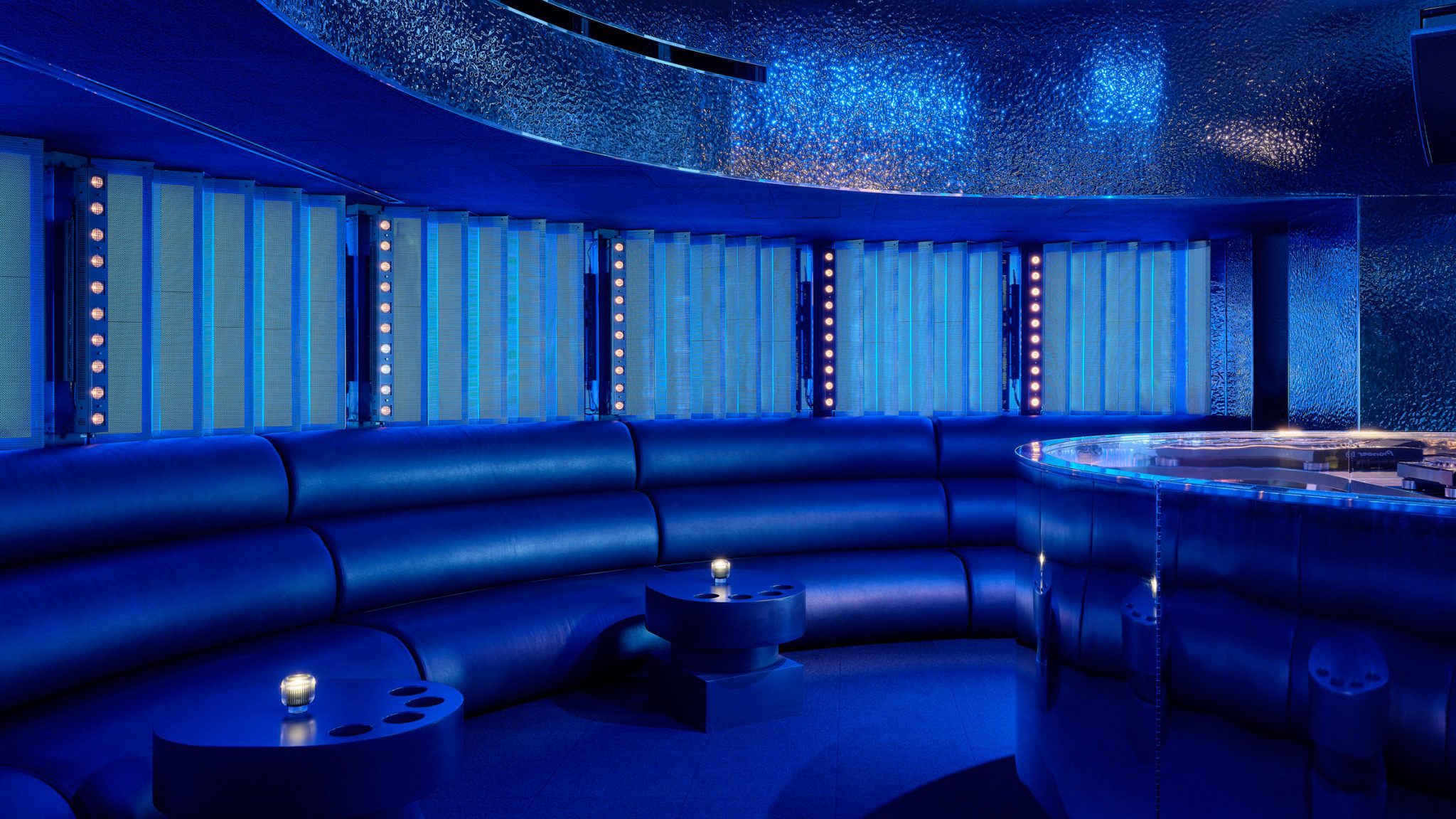 Studio MBM deploys "dynamic contrasts" at nightclub in Williamsburg