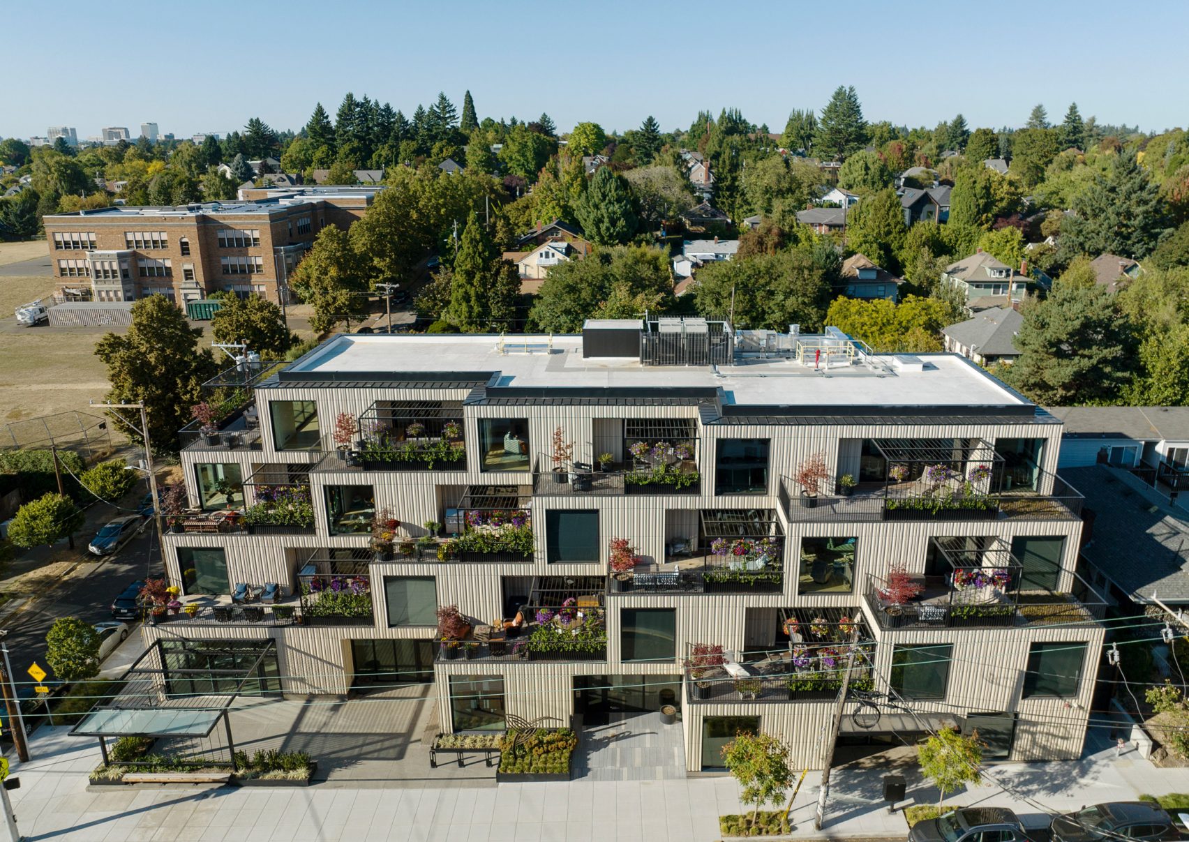 Hacker Architect Designs Premium Housing en Portland con revestimiento ...