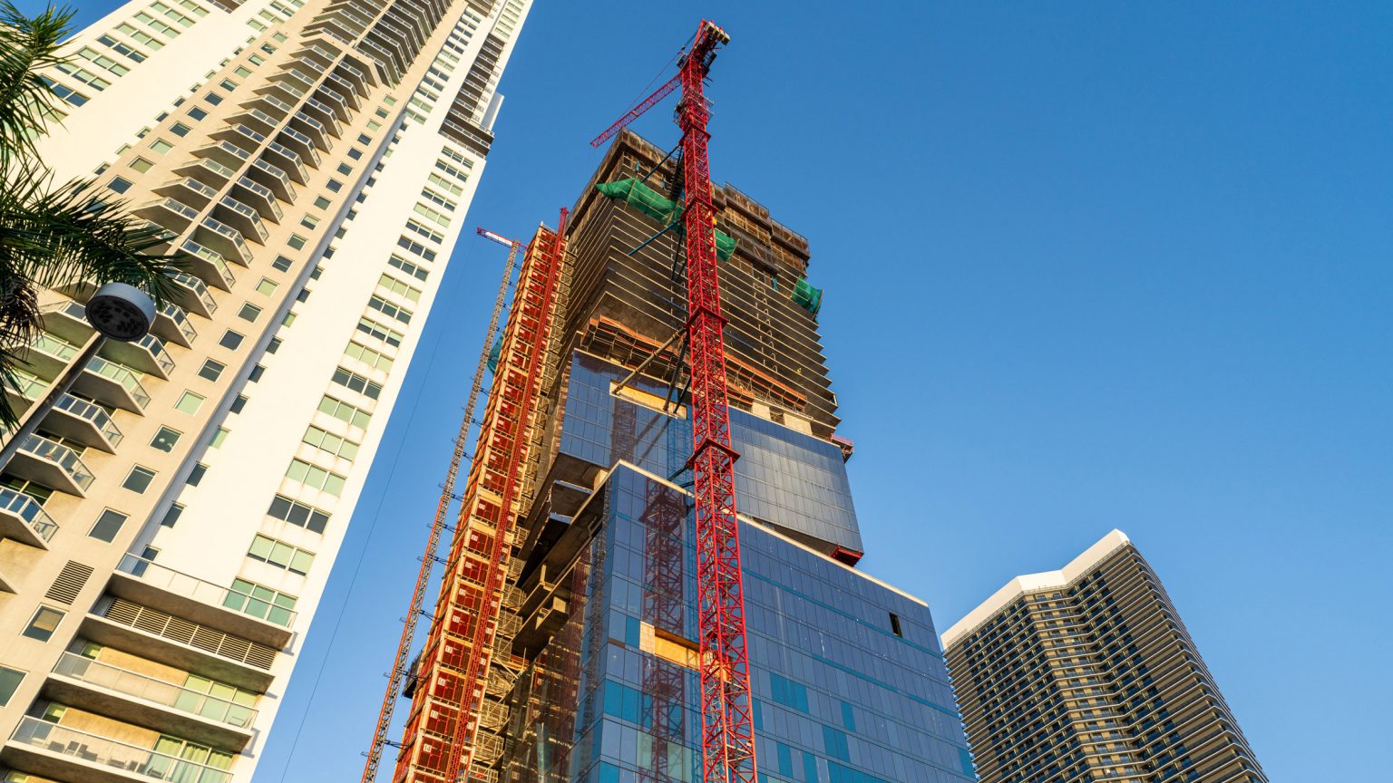 "Four out of nine" cubes completed on Miami's first supertall skyscraper