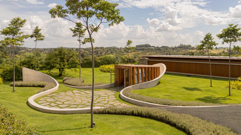 Felipe Caboclo Arquitectura designs private chapel in São Paulo