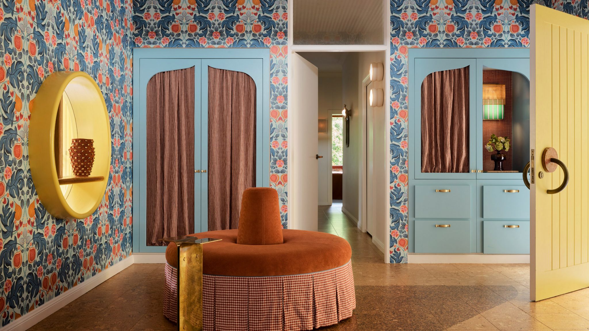 YSG creates "funhouse" feeling in Australian holiday home