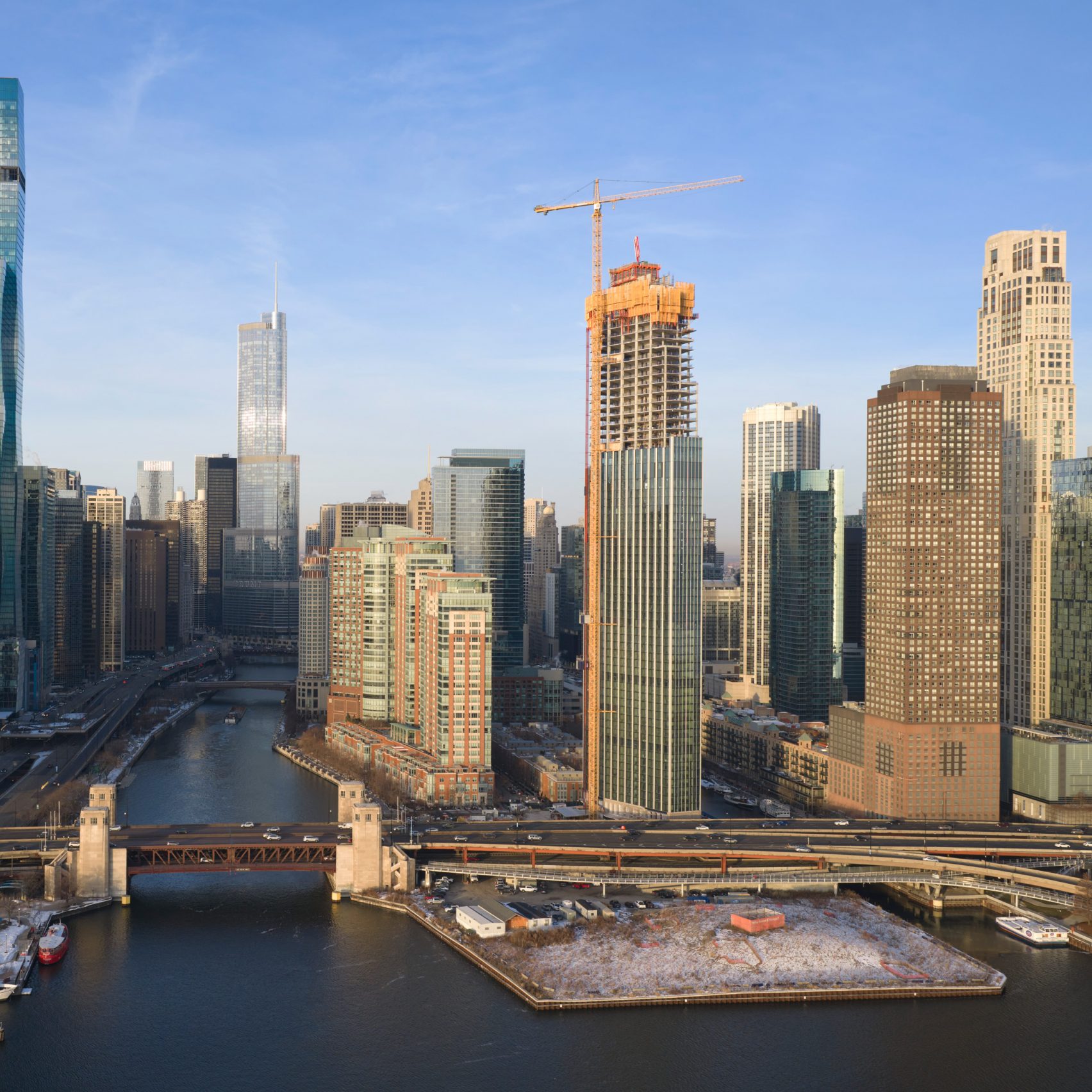Images show construction of SOM skyscraper in Chicago