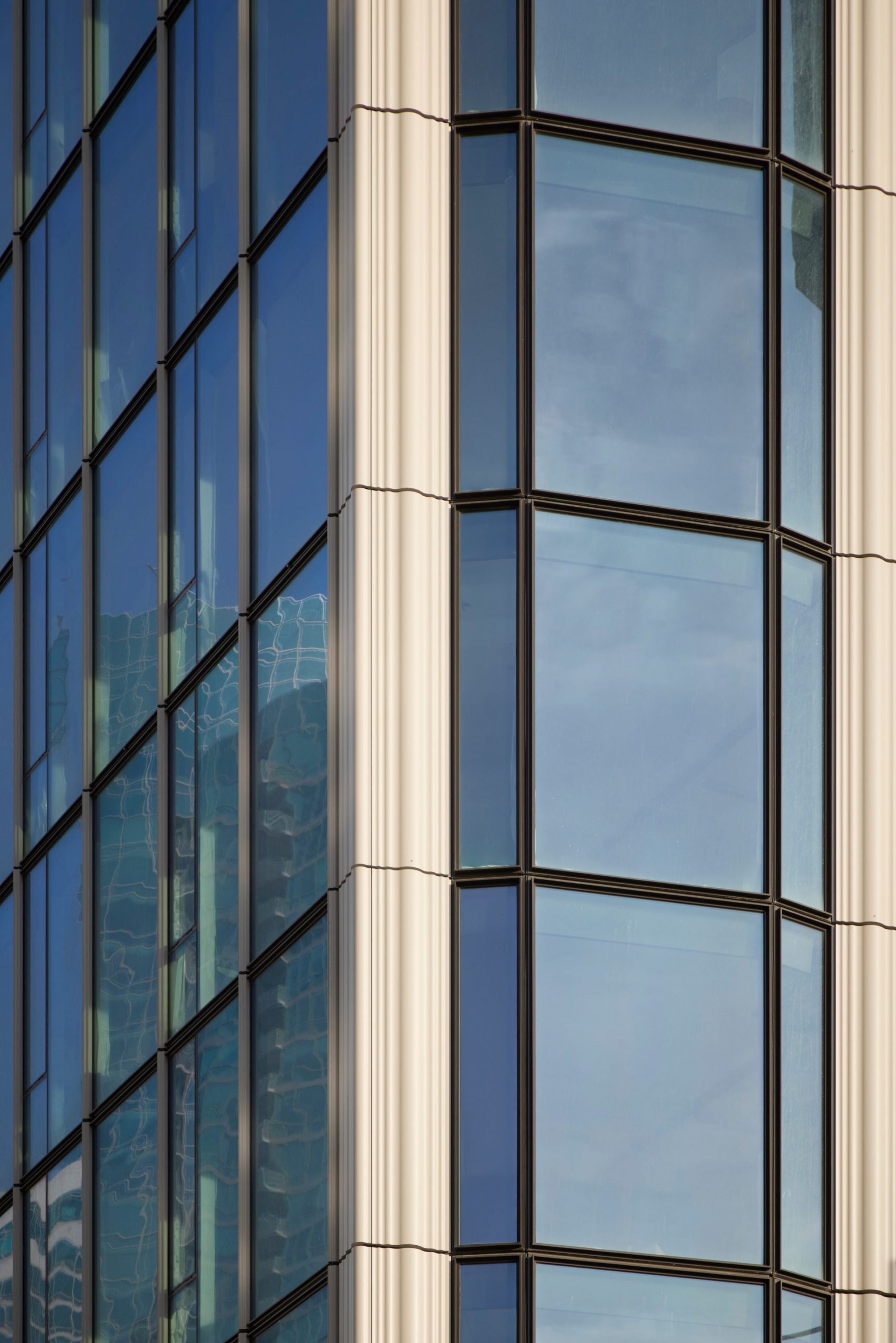 Images show construction of SOM skyscraper in Chicago