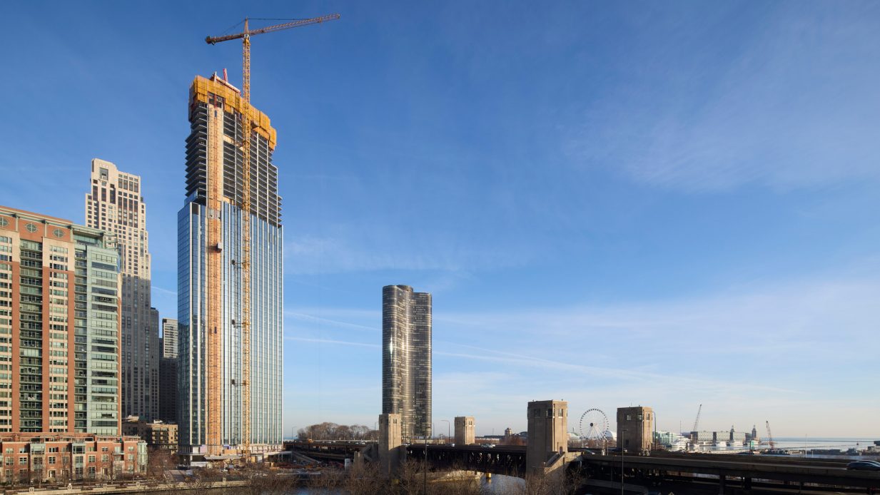 Images show construction of SOM skyscraper in Chicago
