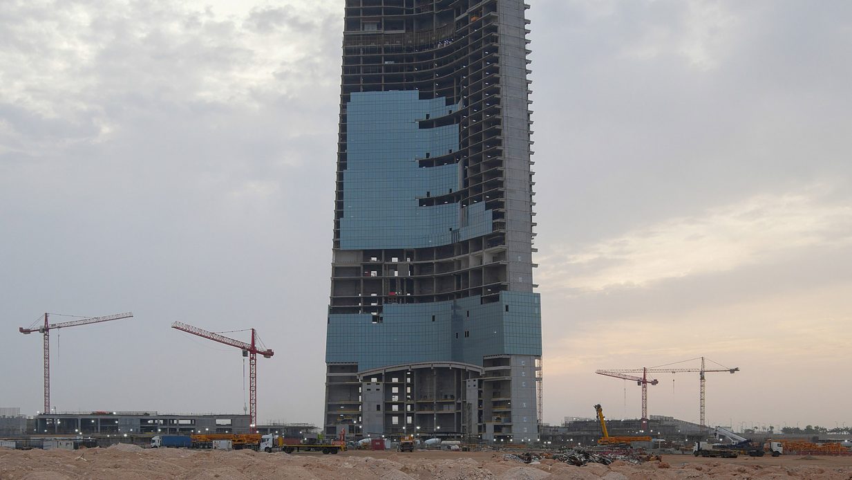 Photos reveal Jeddah Tower reaching 100th floor in Saudi Arabia
