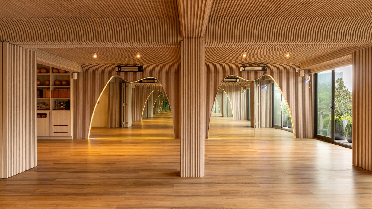 Architecture acts as "silent guide" at Mexico City yoga studio
