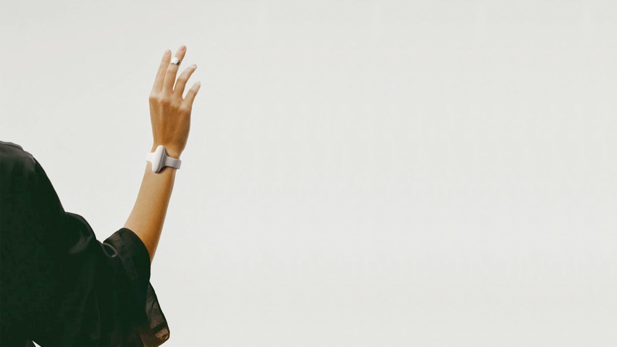 Bracelet translating sign language into speech wins Rimowa Design Prize