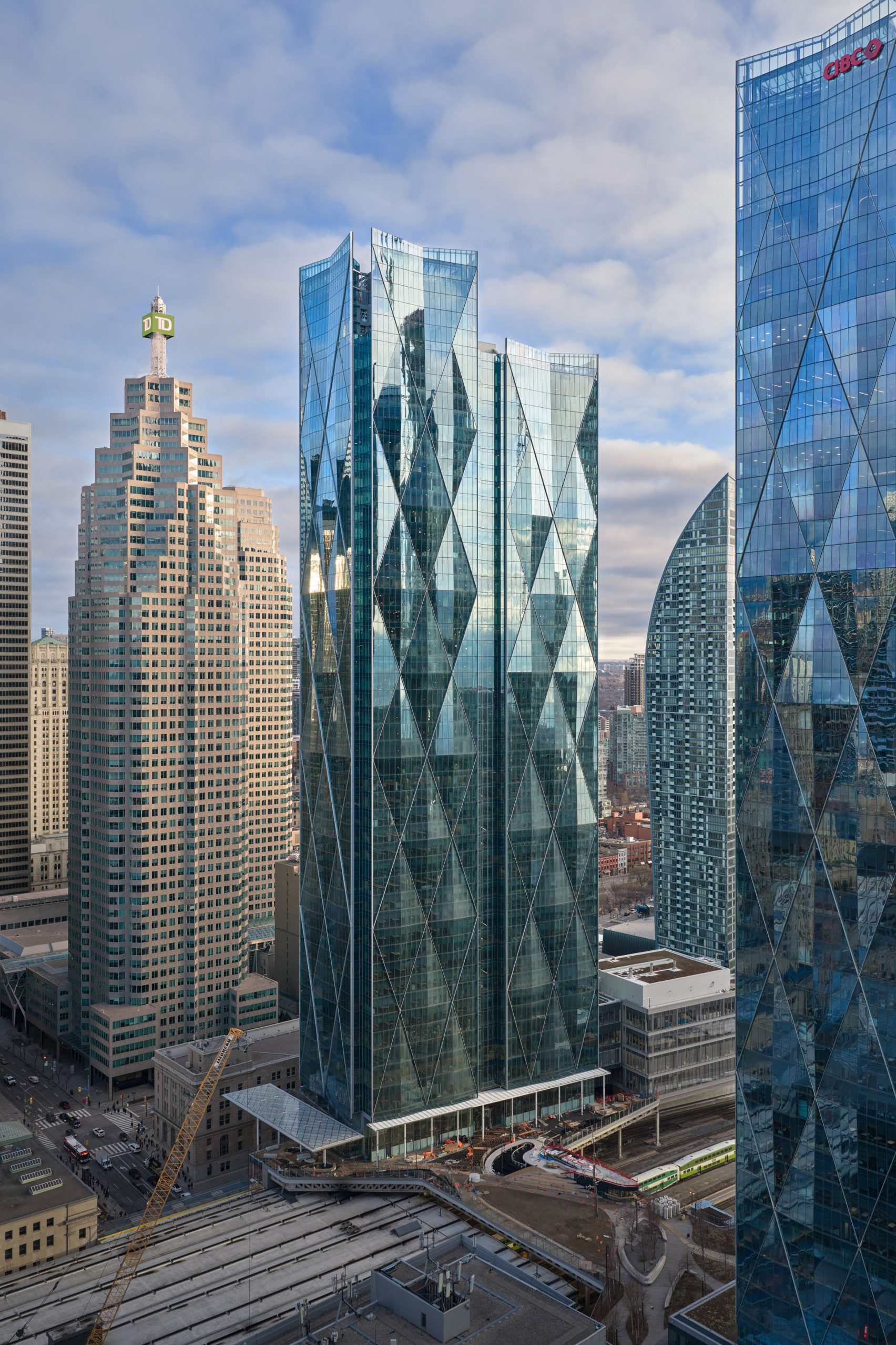 WilkinsonEyre completes Toronto skyscrapers linked by park