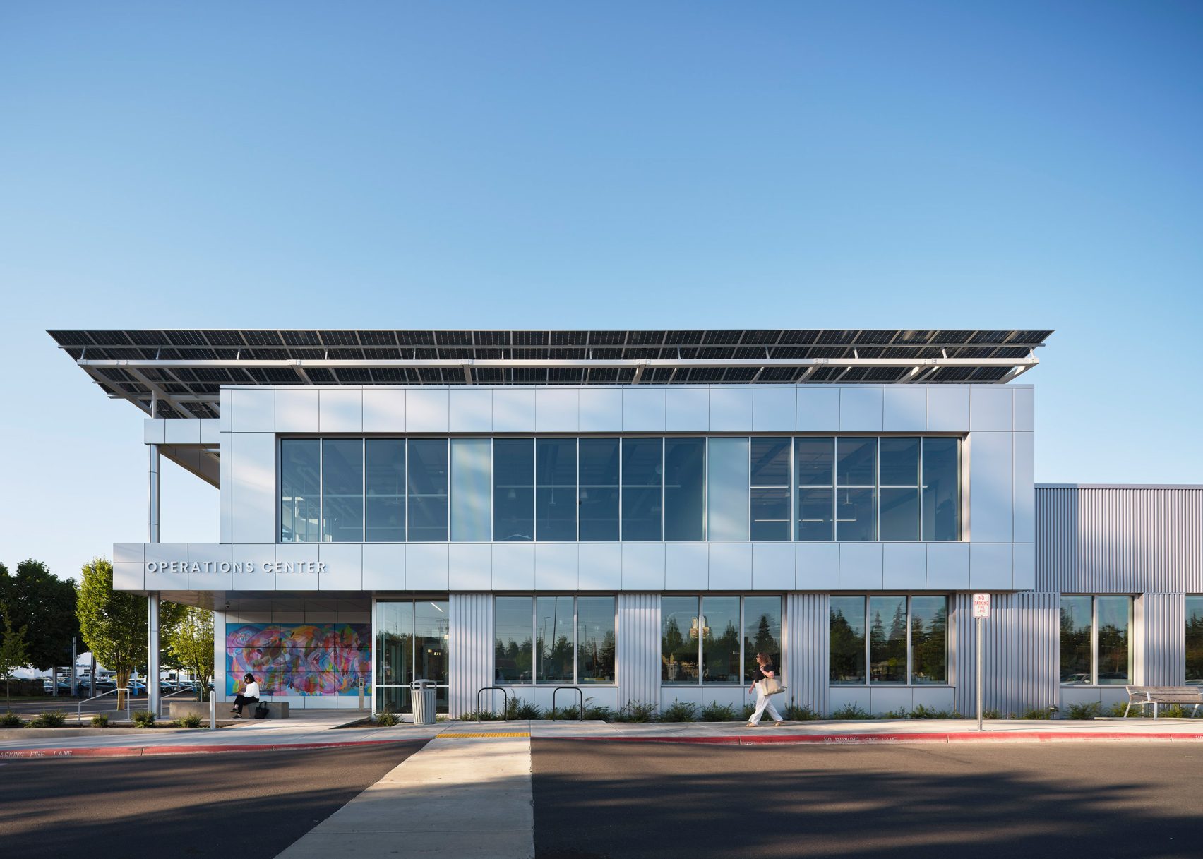 Hennebery Eddy Architects converts supermarket into library