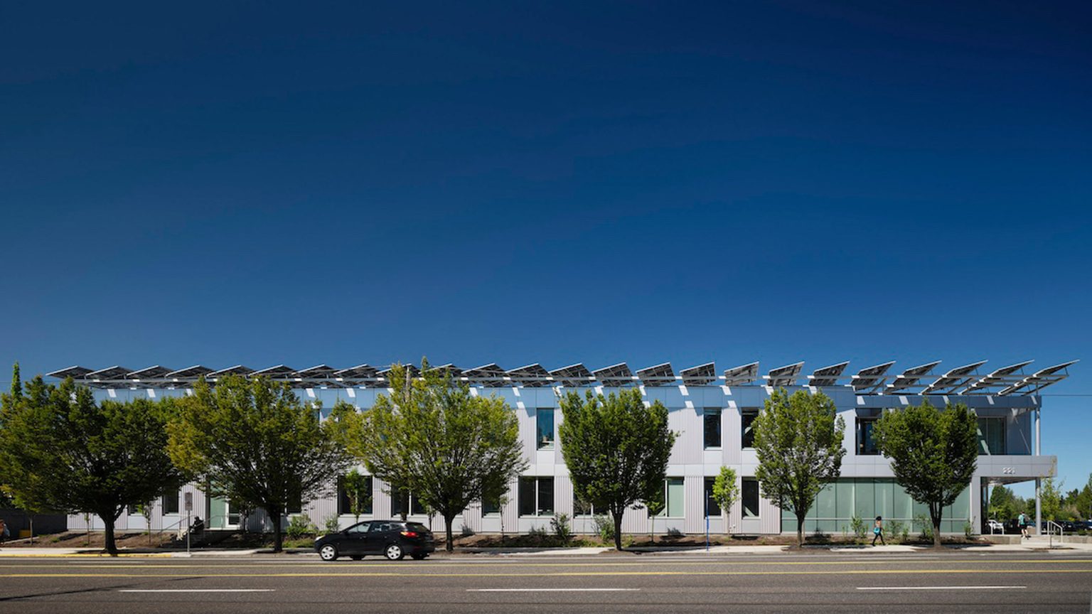 Hennebery Eddy Architects converts supermarket into library