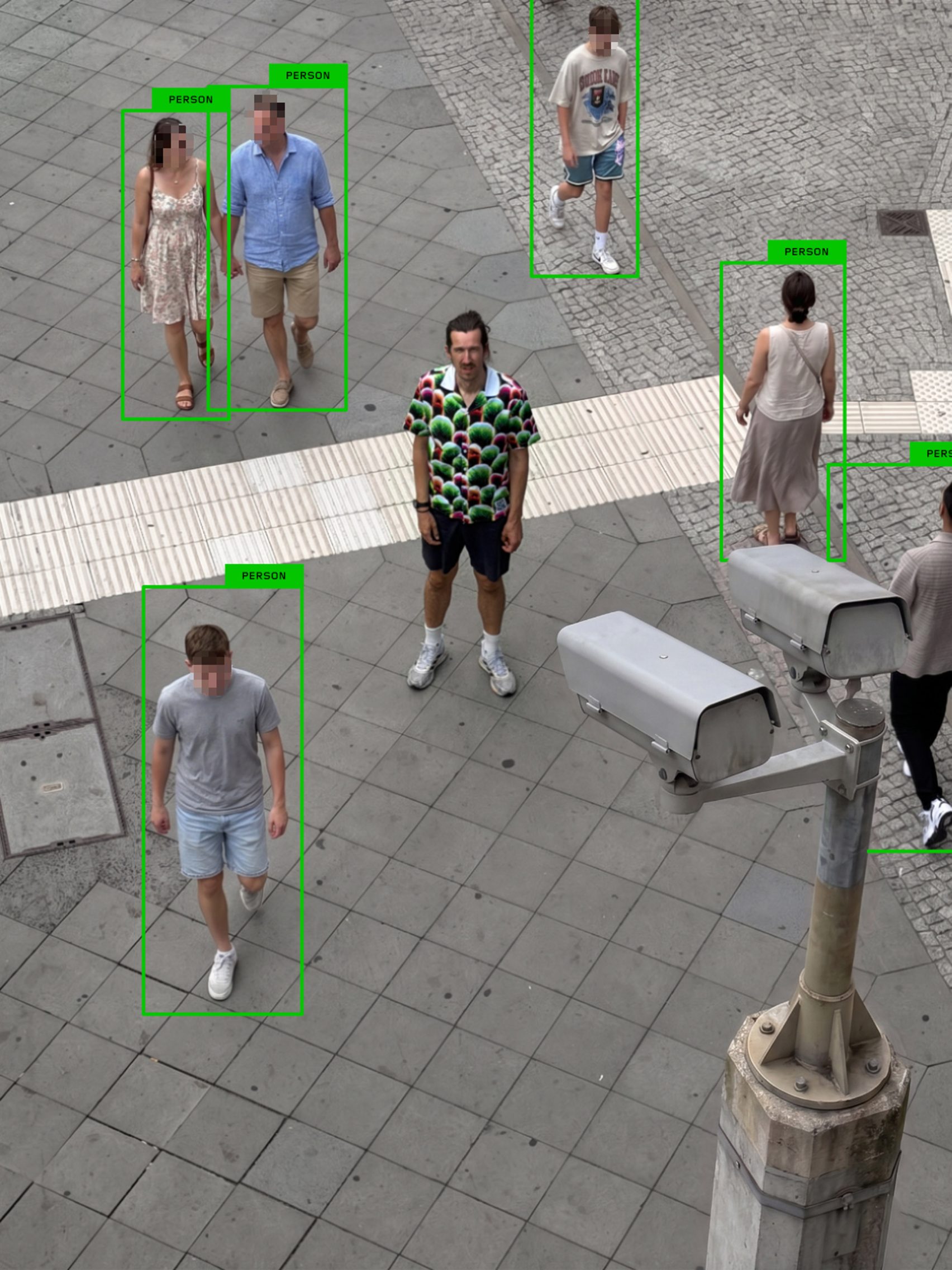 Simon Weckert creates Digital Camouflage to avoid AI surveillance